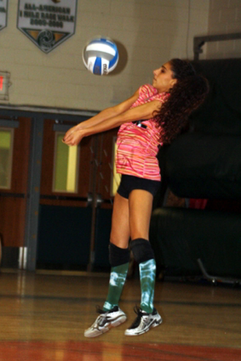 Lady Hurricanes edge Lady Baymen in intense non-league match - 27 East