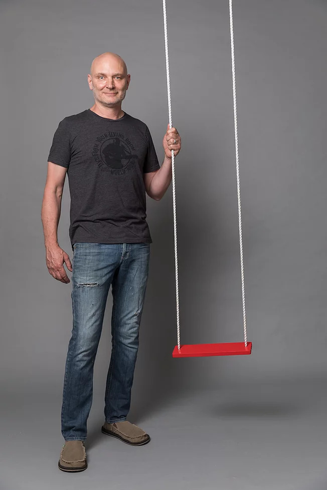 An Exhibition That 'Swings' - 27 East